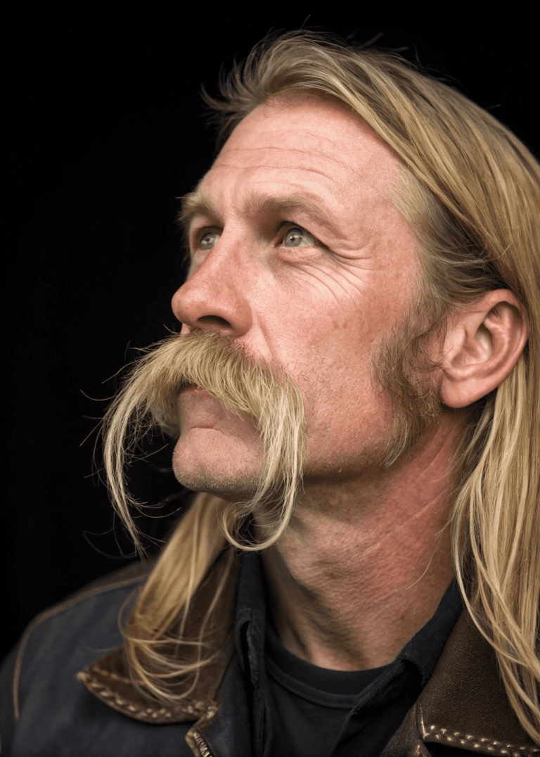 19 Wild Horseshoe Mustache Styles You Gotta See to Believe